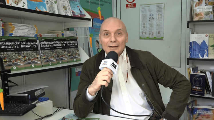 Jesús Checa y el GuíaBurros: Inteligencia Financiera en Casa de Letras ...